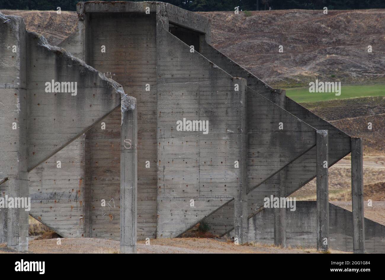 Ore loading hi-res stock photography and images - Alamy