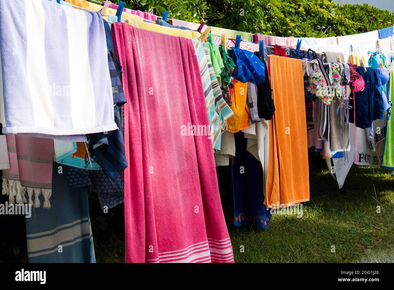 Point to dry the clothes in full sun after having washed them Stock ...
