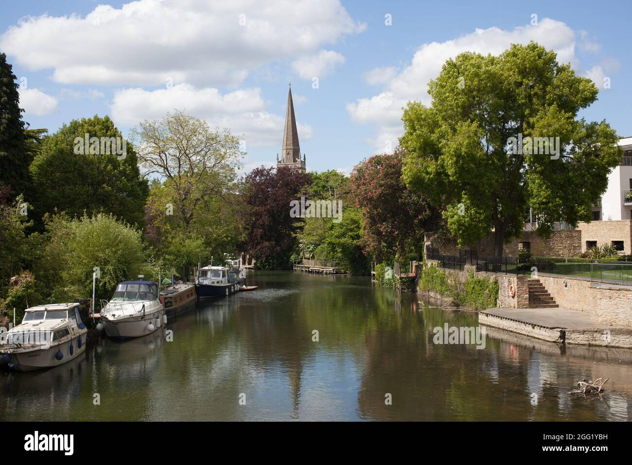 Abingdon, Oxfordshire, UK 05 14 2020 The River Thames in Abingdon ...