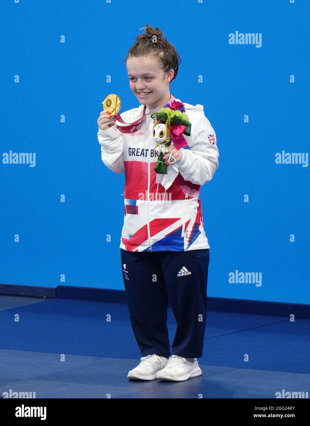 Great Britain's Maisie Summers-Newton with her gold medal for the Women ...