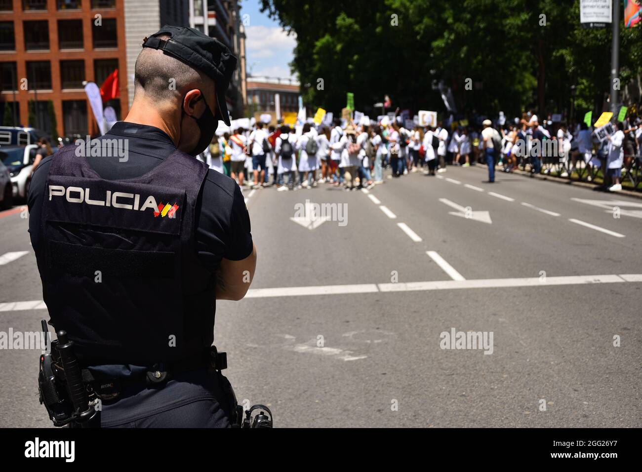 Spanish policeman hi-res stock photography and images - Alamy