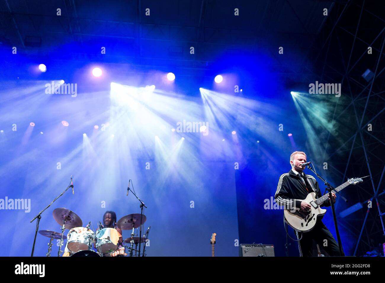 Black midi perform live hi-res stock photography and images - Alamy