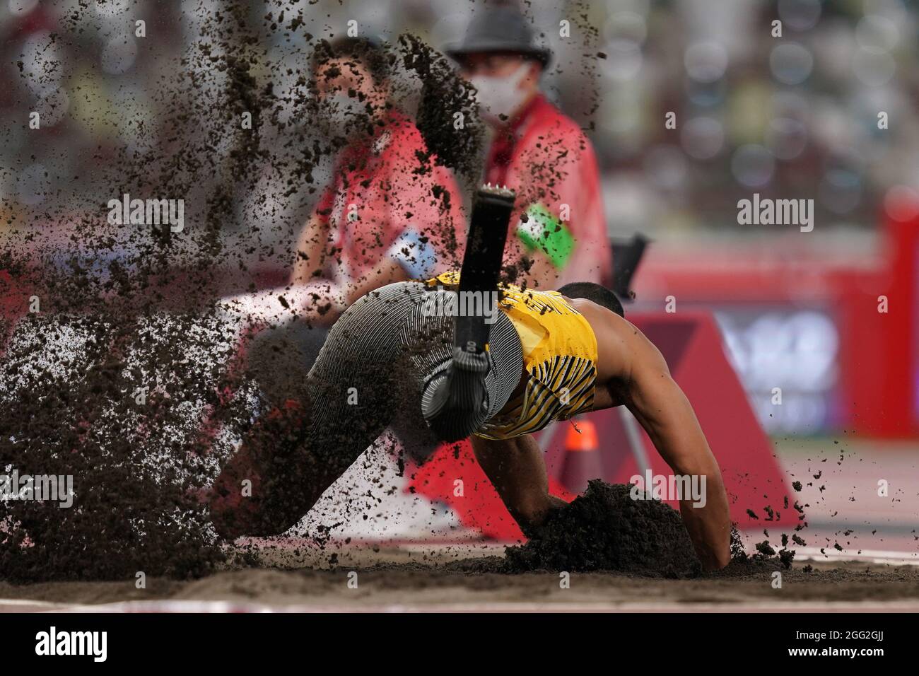 Tokio, Japan. 28th Aug, 2021. Paralympics: Athletics, long jump, men ...