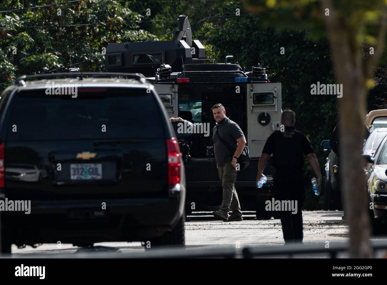 Portland, USA. 27th Aug, 2021. Law Enforcement Officials conduct an ...