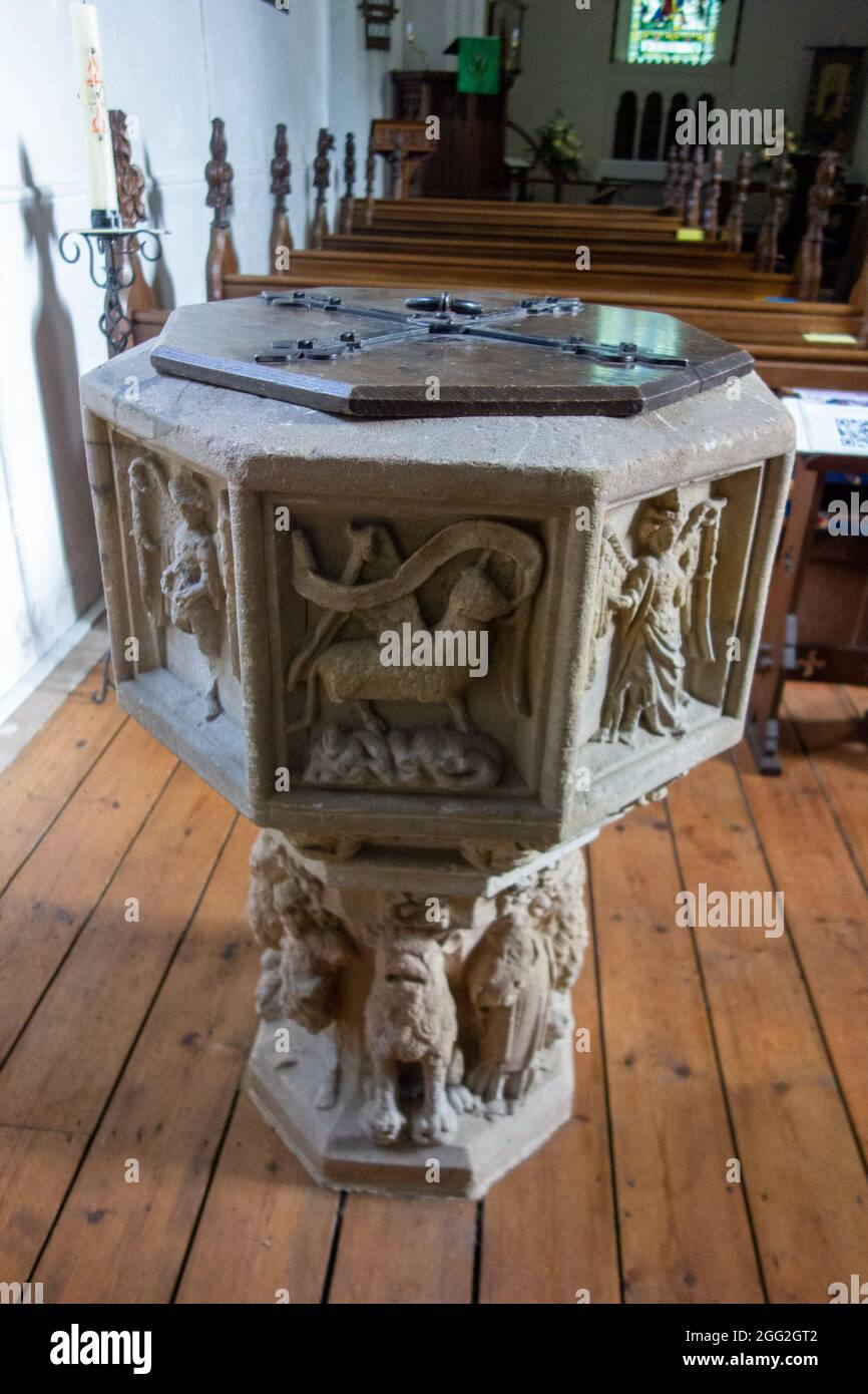 15th century east anglian font hi-res stock photography and images - Alamy