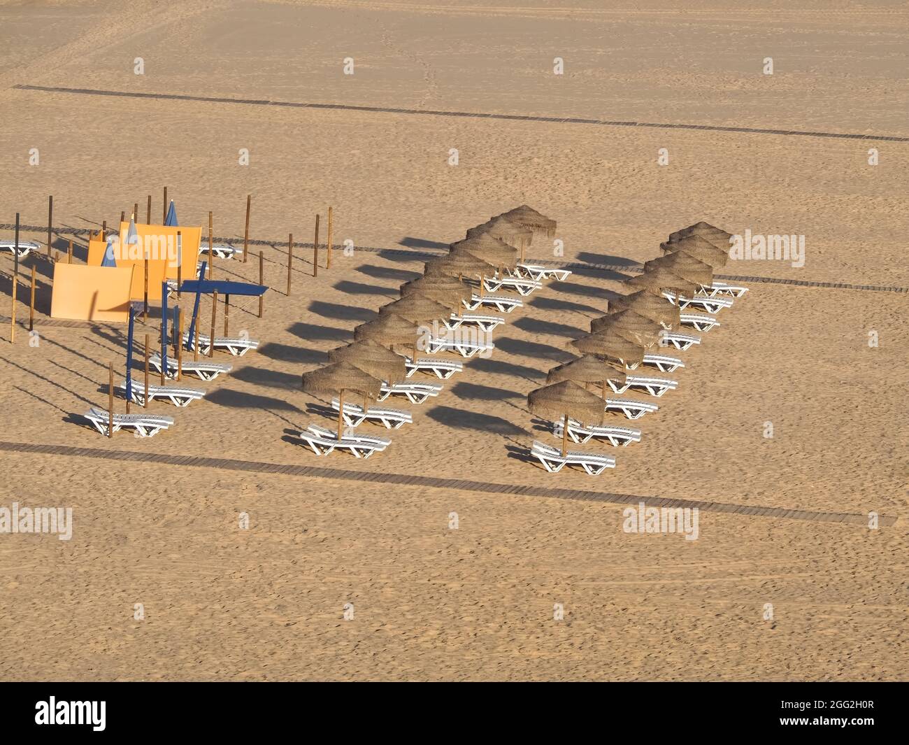 Sunbeds with beautiful scenery hi-res stock photography and images - Alamy