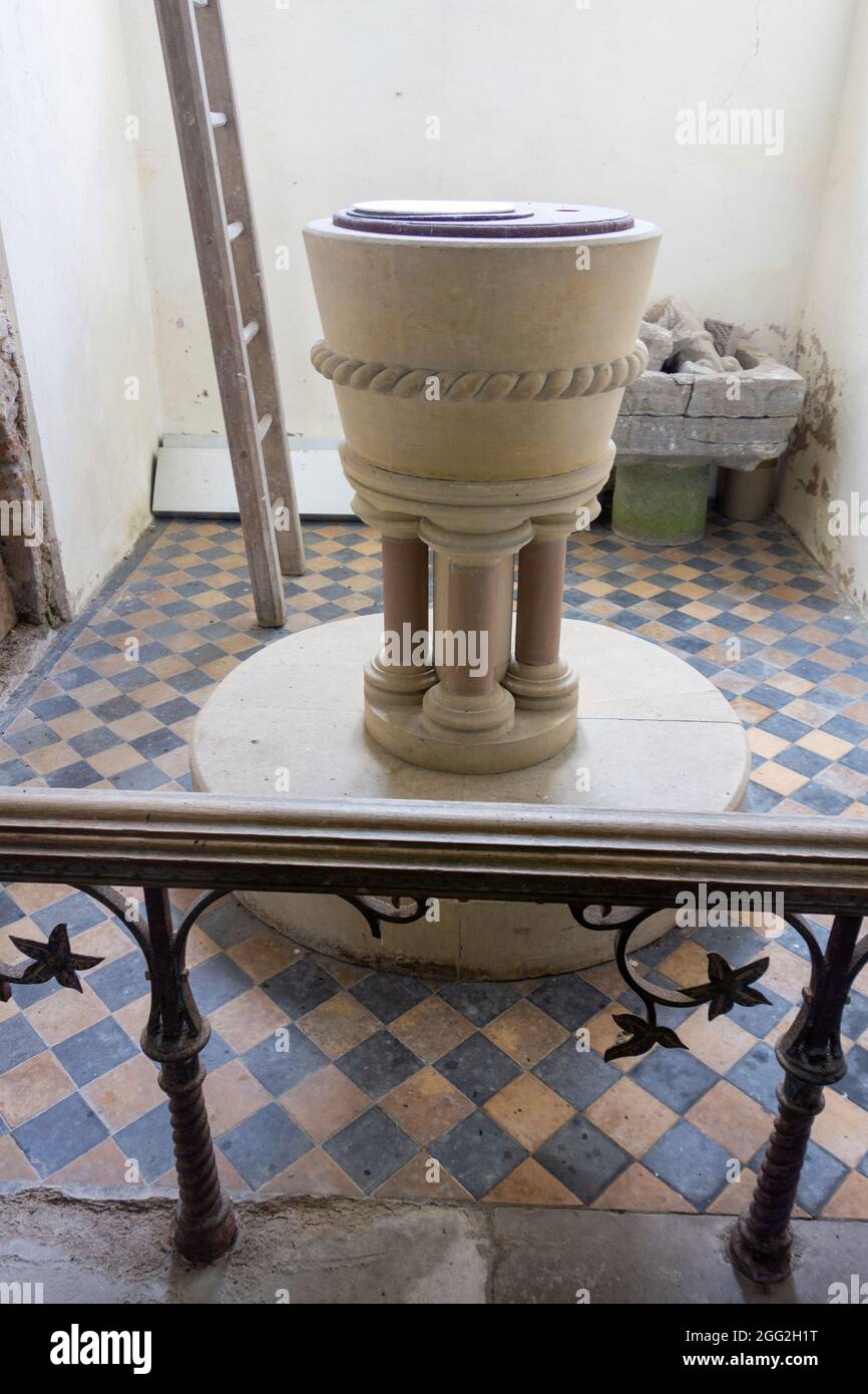 Church font, St Peter's Church, Mundham Stock Photo - Alamy