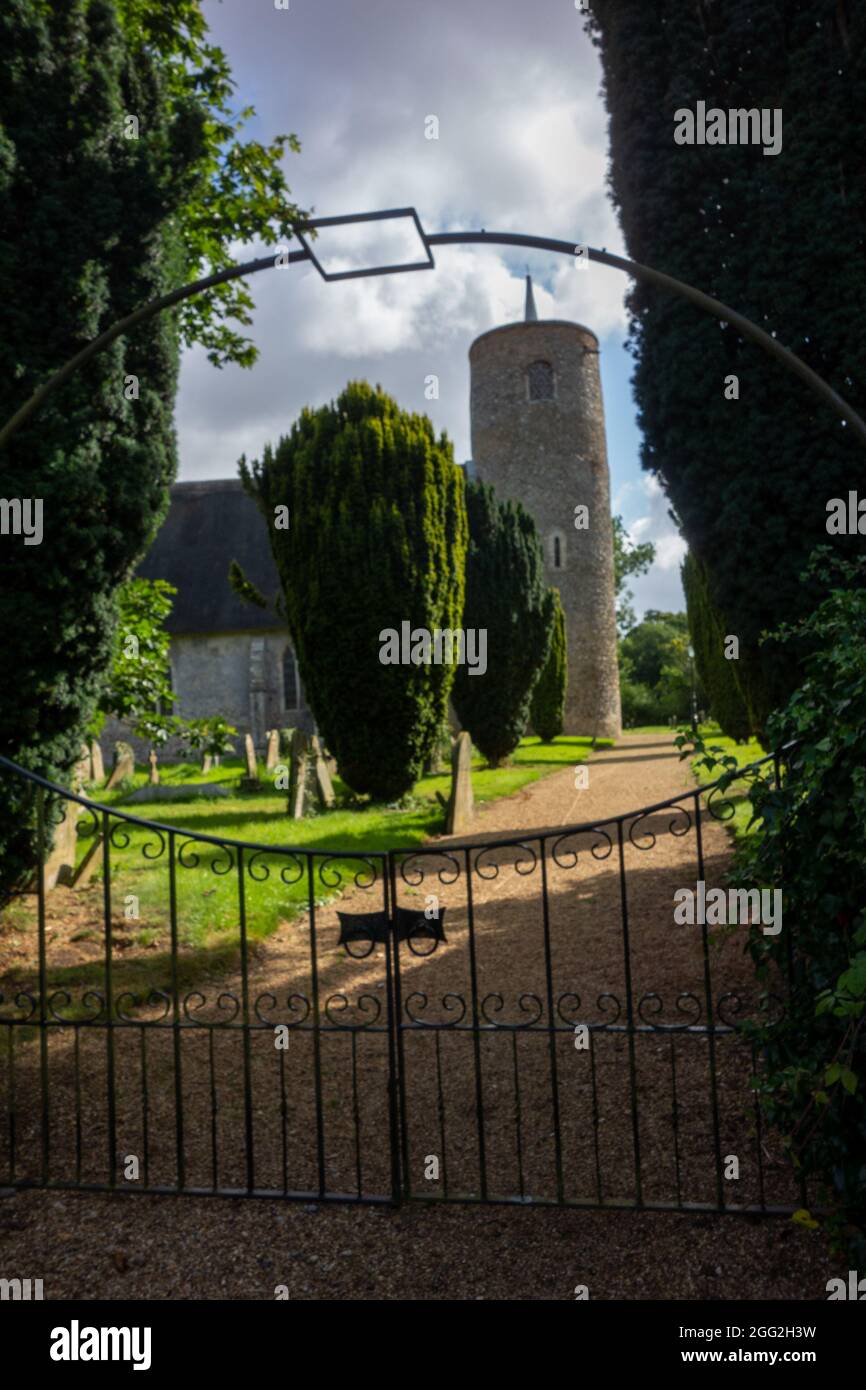 St margaret and st remigius church hi-res stock photography and images ...