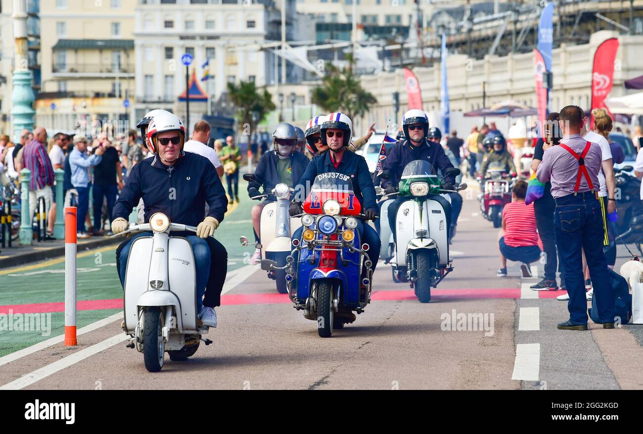 Mods fashion hi-res stock photography and images - Alamy