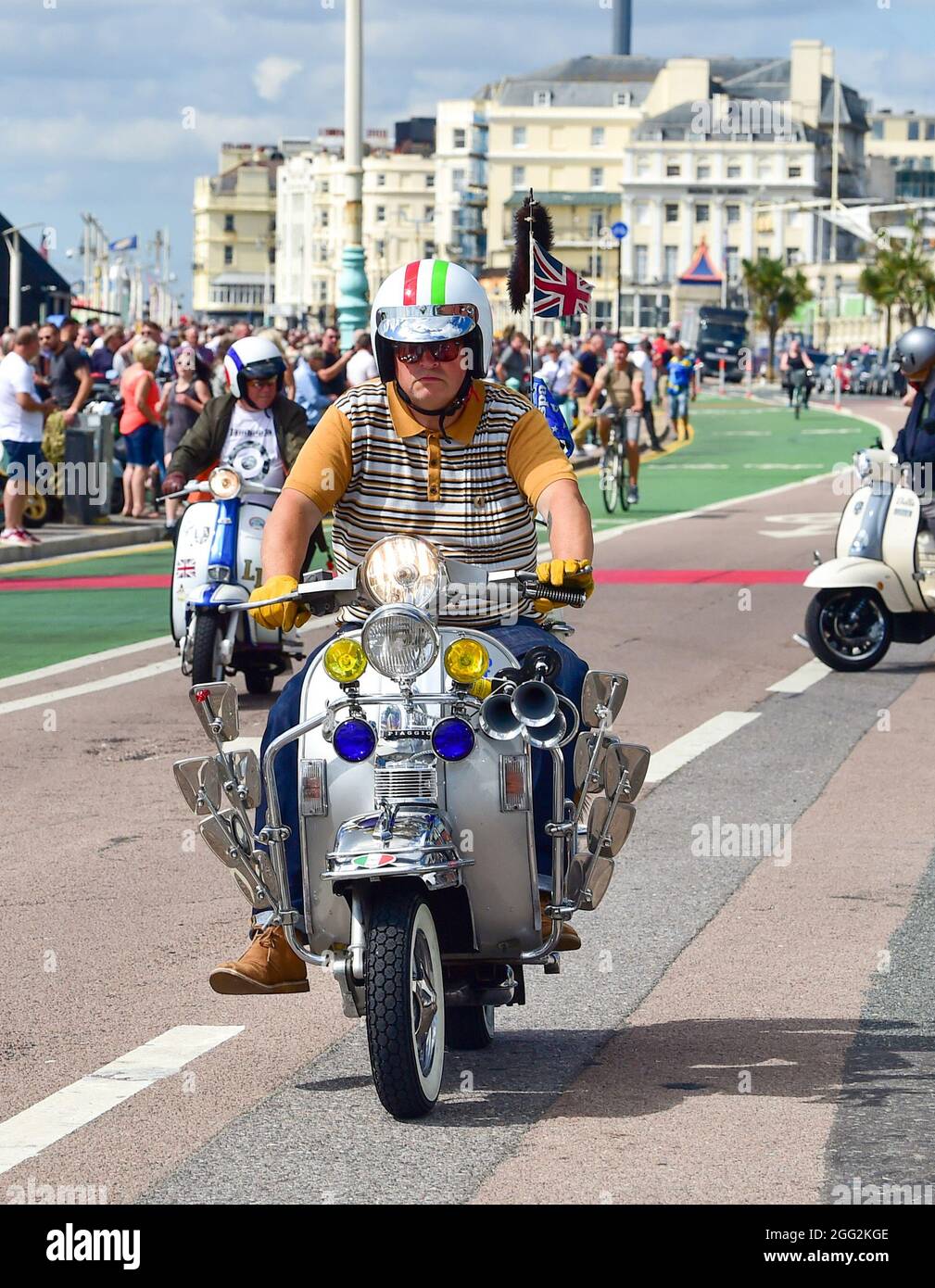 Mods fashion hi-res stock photography and images - Alamy