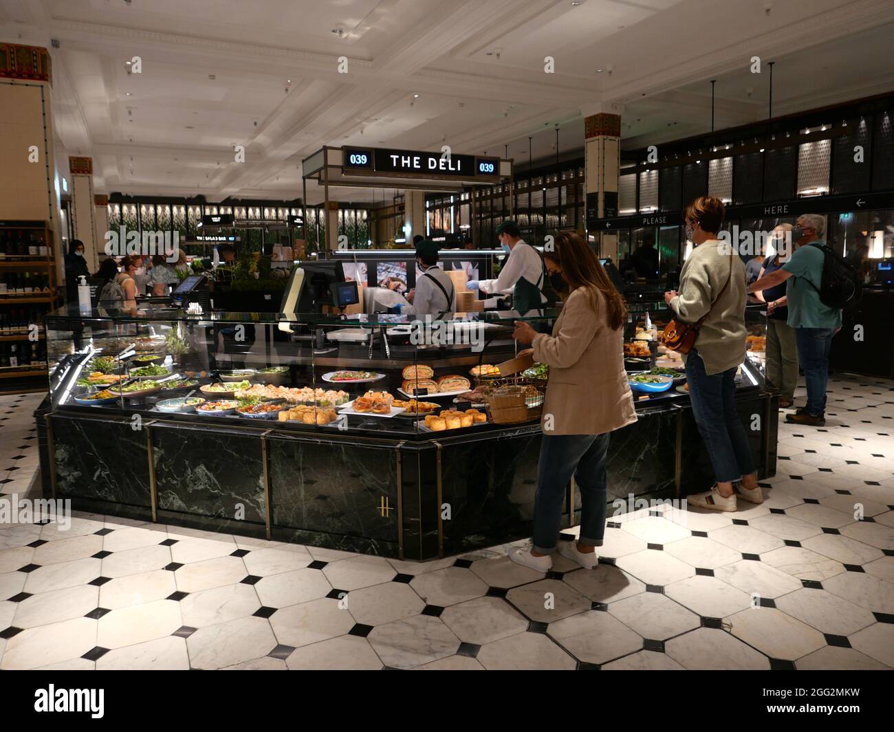 Harrods has announced it plans to remove all plastic carrier bags from ...