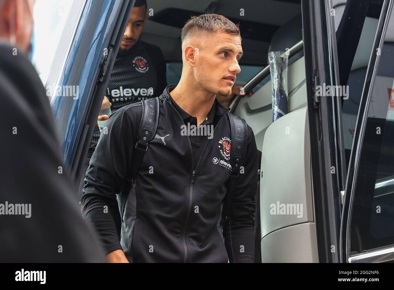 Jerry Yates #9 of Blackpool arrives at The Den Stock Photo - Alamy