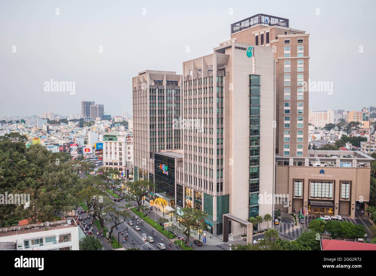 Nowzone fashion mall hi-res stock photography and images - Alamy