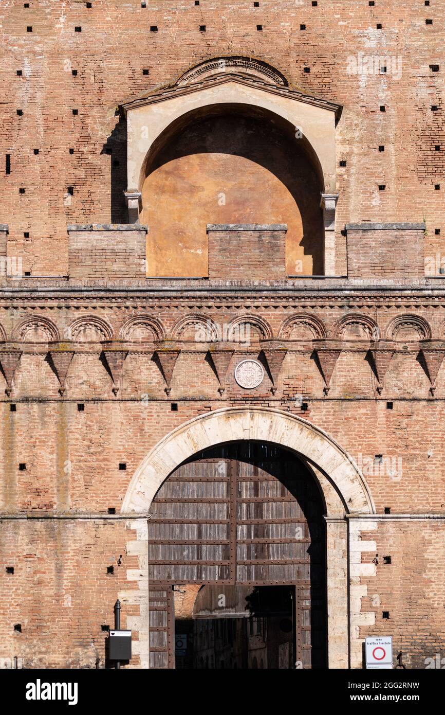 Porta Ovile, Imposing city gate from the 13th century with a curved ...