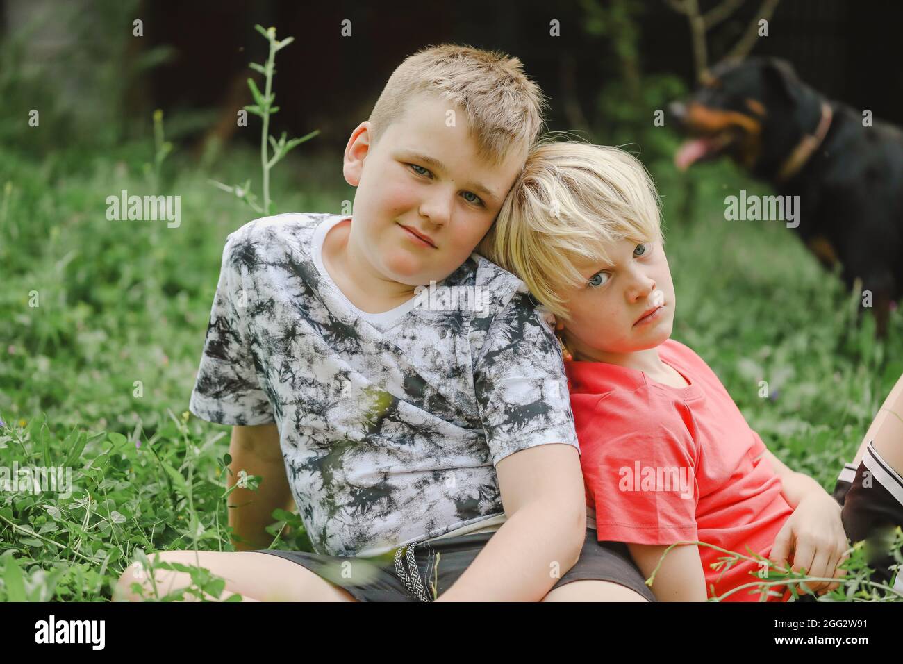 Quiet moment with family hi-res stock photography and images - Alamy