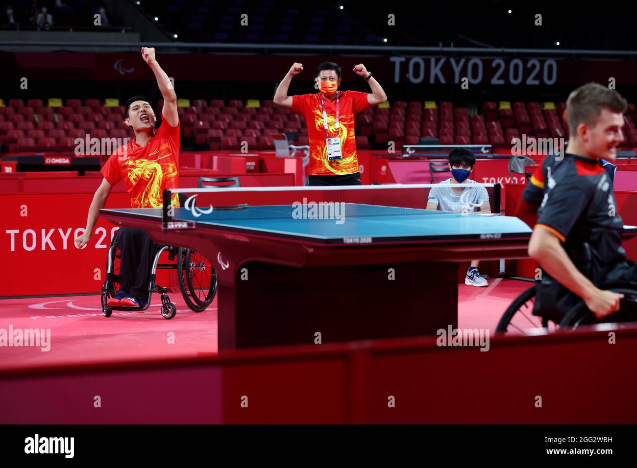Tokyo, Japan. 28th Aug, 2021. (L-R) Feng Panfeng (CHN), Thomas ...