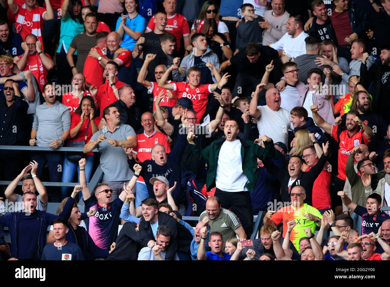 Nottingham forest fans celebrate hi-res stock photography and images ...