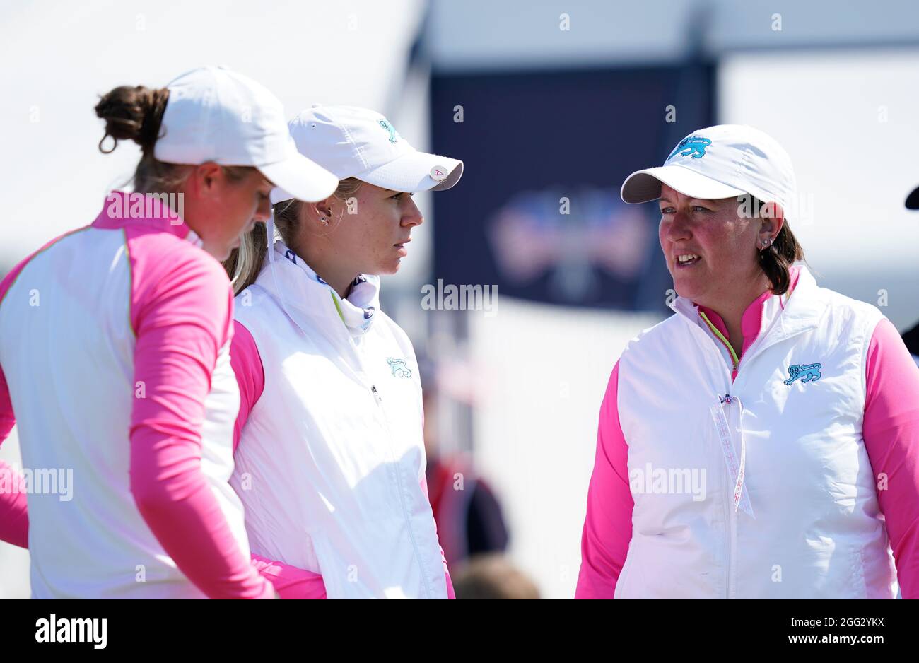 Team GB&I Captain Elaine Ratcliffe talks with Team GB&I's Hannah ...