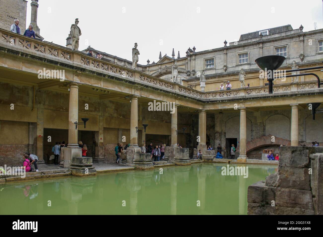 B, UNITED KINGDOM - Aug 08, 2012: The tourists around the famous ...