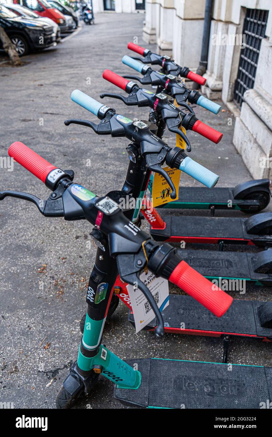 Rome e scooter hi-res stock photography and images - Alamy