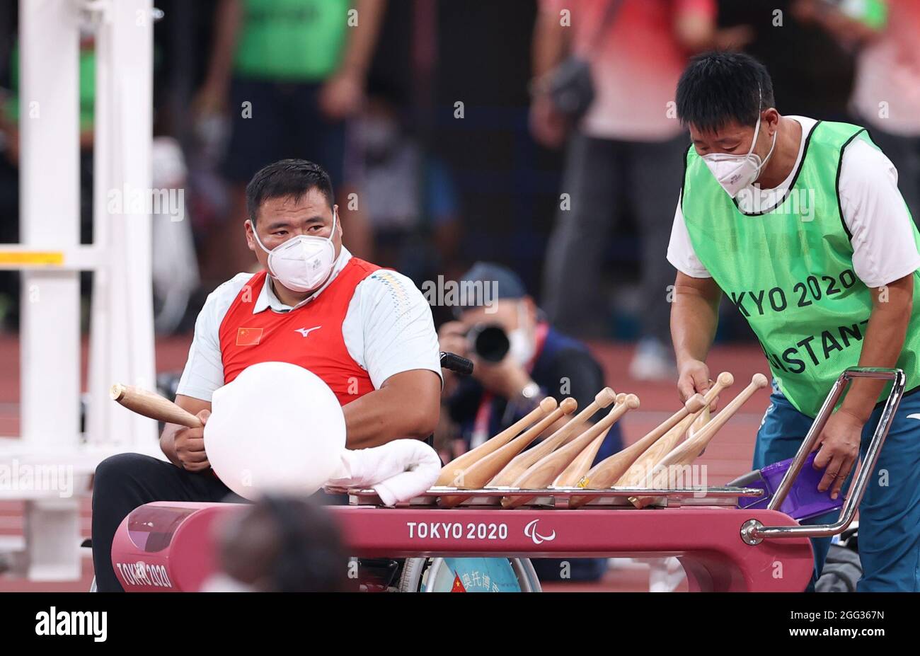 Tokyo, Japan. 28th Aug, 2021. Liu Li (L) of China is seen prior to the ...