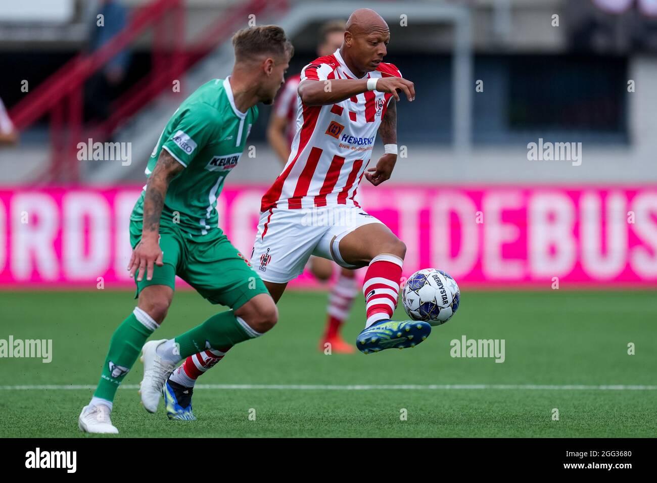 OSS, NETHERLANDS - AUGUST 28: Mathis Suray of FC Dordrecht and Kay ...