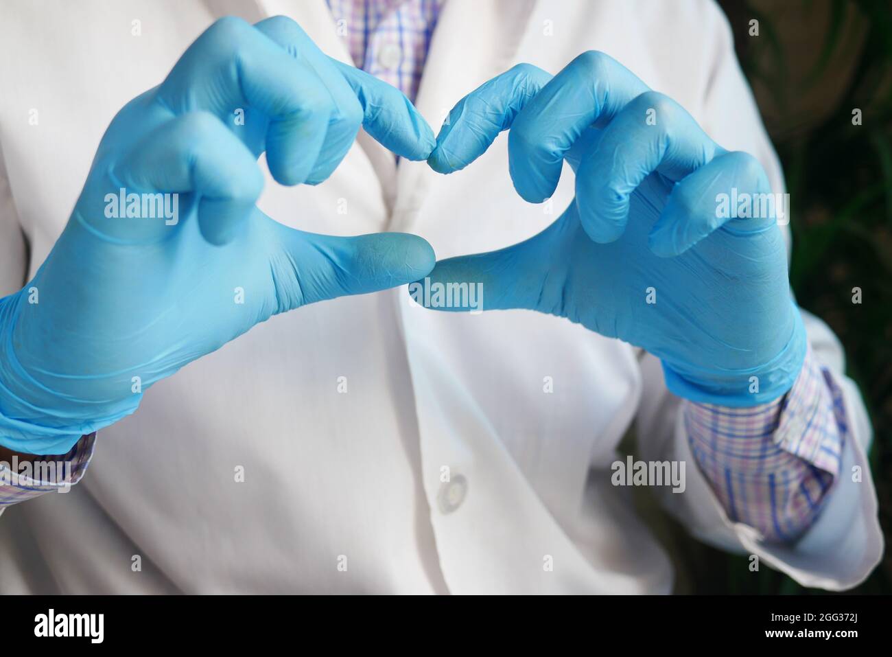 Doctor helping hand hi-res stock photography and images - Alamy