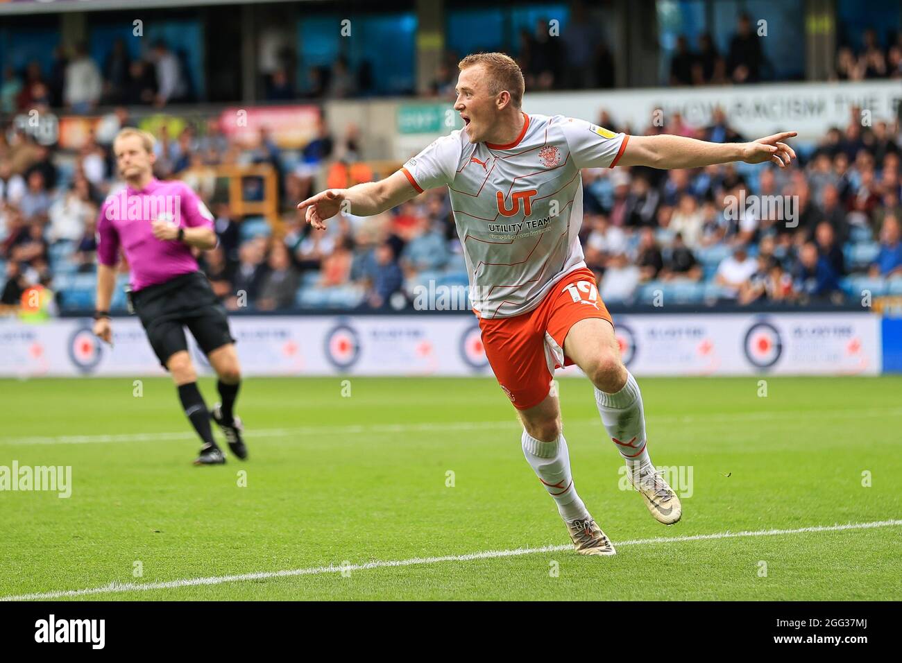 Shayne Lavery #19 of Blackpool celebrates his goal Stock Photo - Alamy