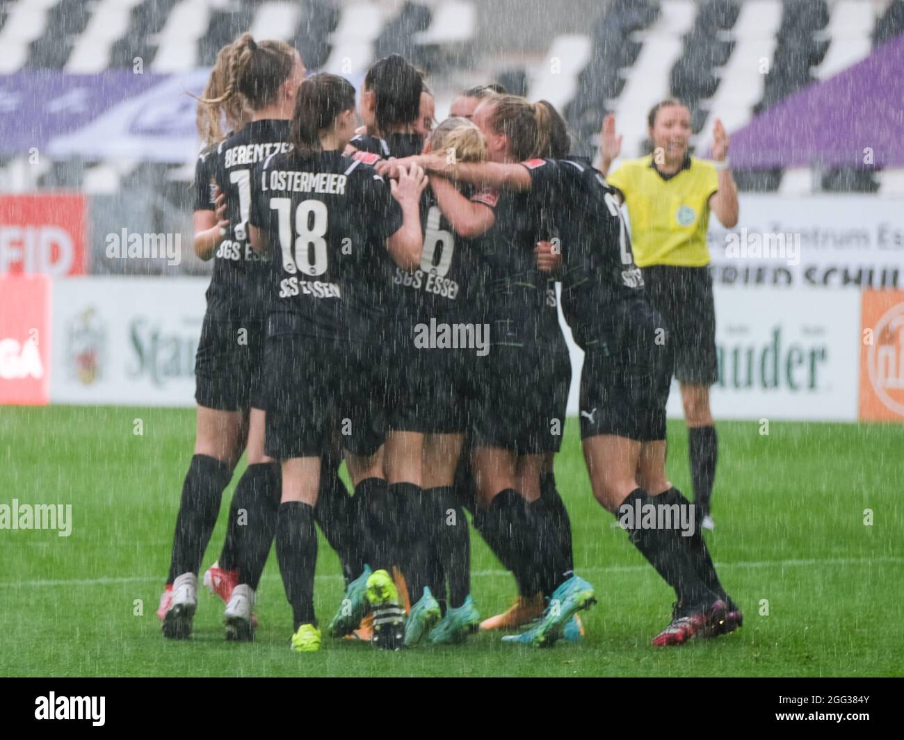 Essen, Germany. 28th Aug, 2021. SGS Essen celebrate their first goal ...