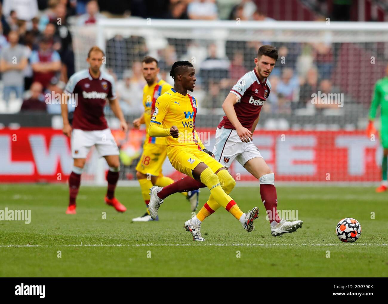 28th August 2021; City of London Stadium, London, England; EPL Premier ...