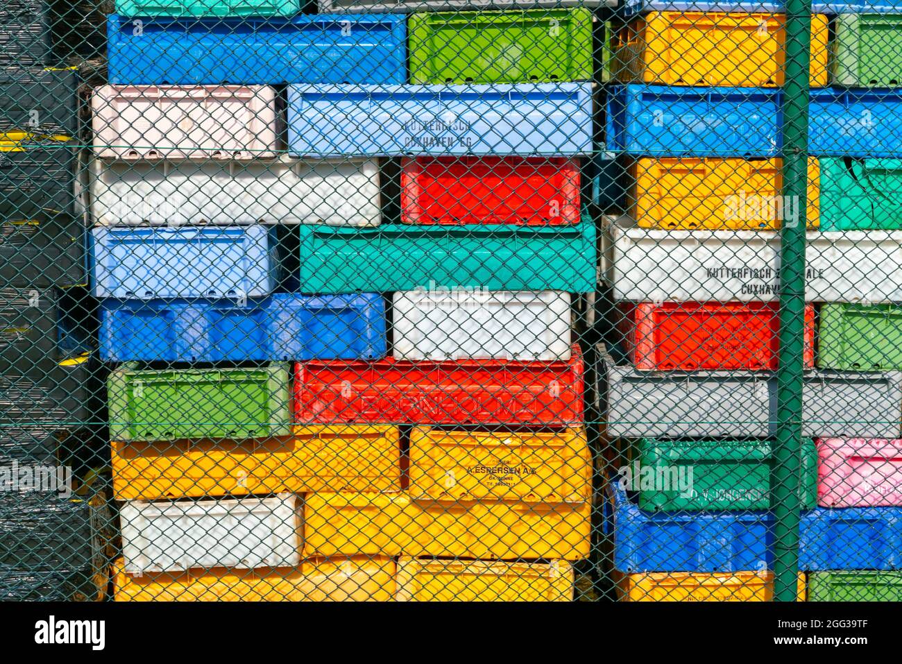 Plastic drawers hi-res stock photography and images - Alamy