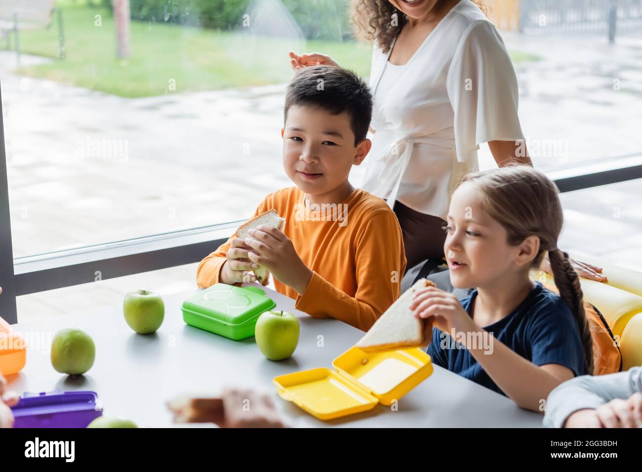 Sandwich school lunch break canteen hi-res stock photography and images ...