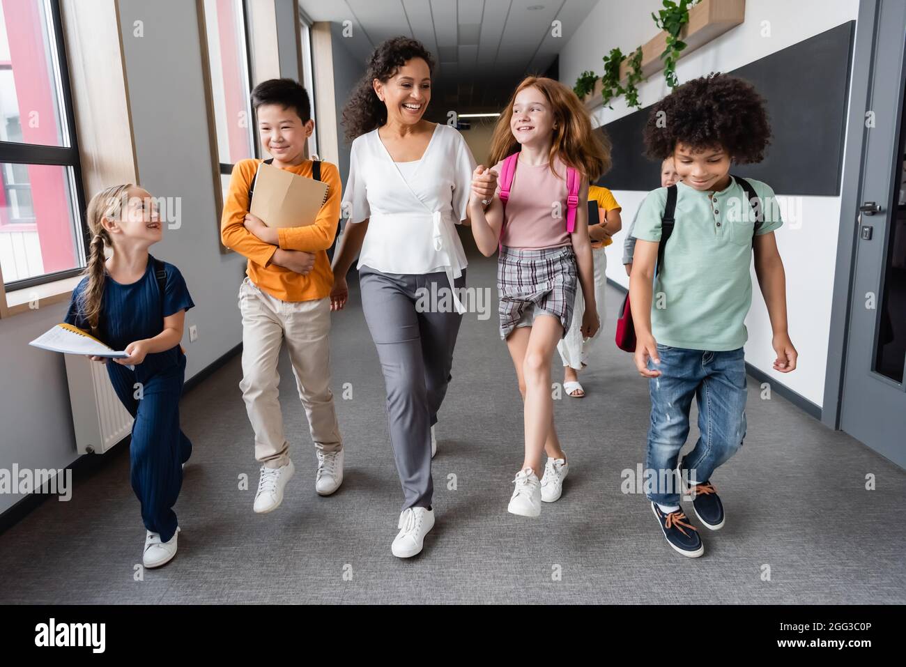 Teacher Student Holding Hands Premium Photo | Woman Teacher And
