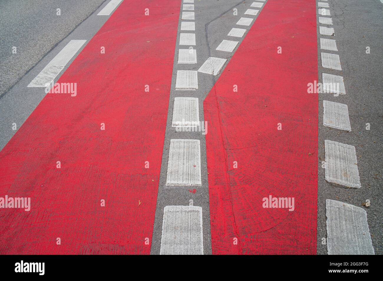 Cycle track crossing road hi-res stock photography and images - Alamy