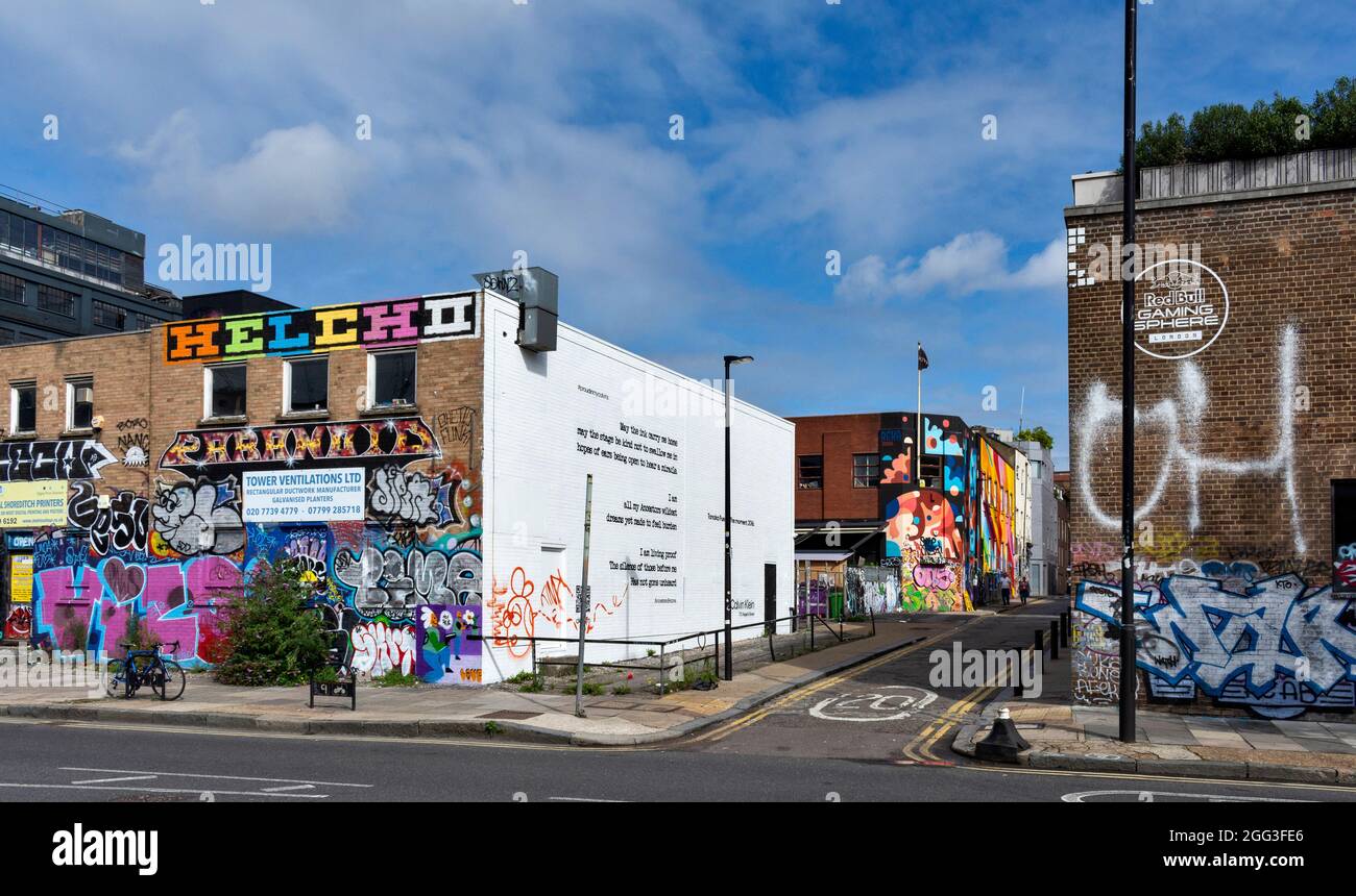 LONDON ARTISTIC AND CULTURAL AREA AROUND BRICK LANE CREATIVE DESIGNS ...