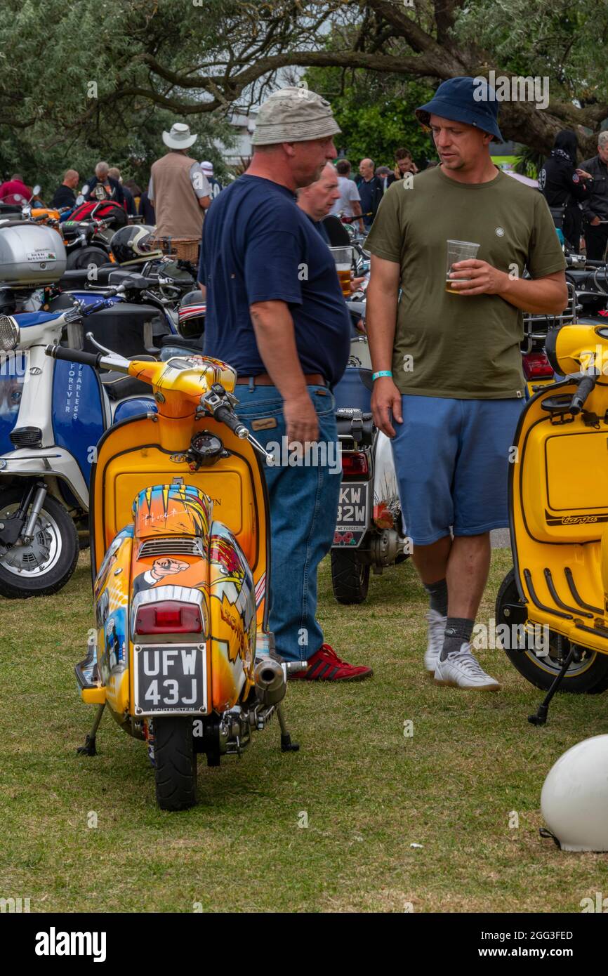 isle of wight scooter rally, ryde isle of wight, lambretta and vespa ...
