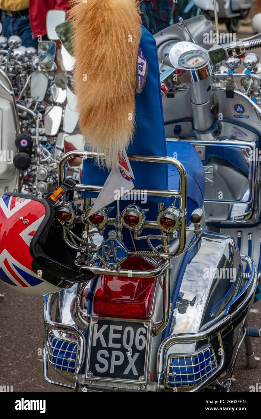 isle of wight scooter rally, ryde isle of wight, lambretta and vespa ...