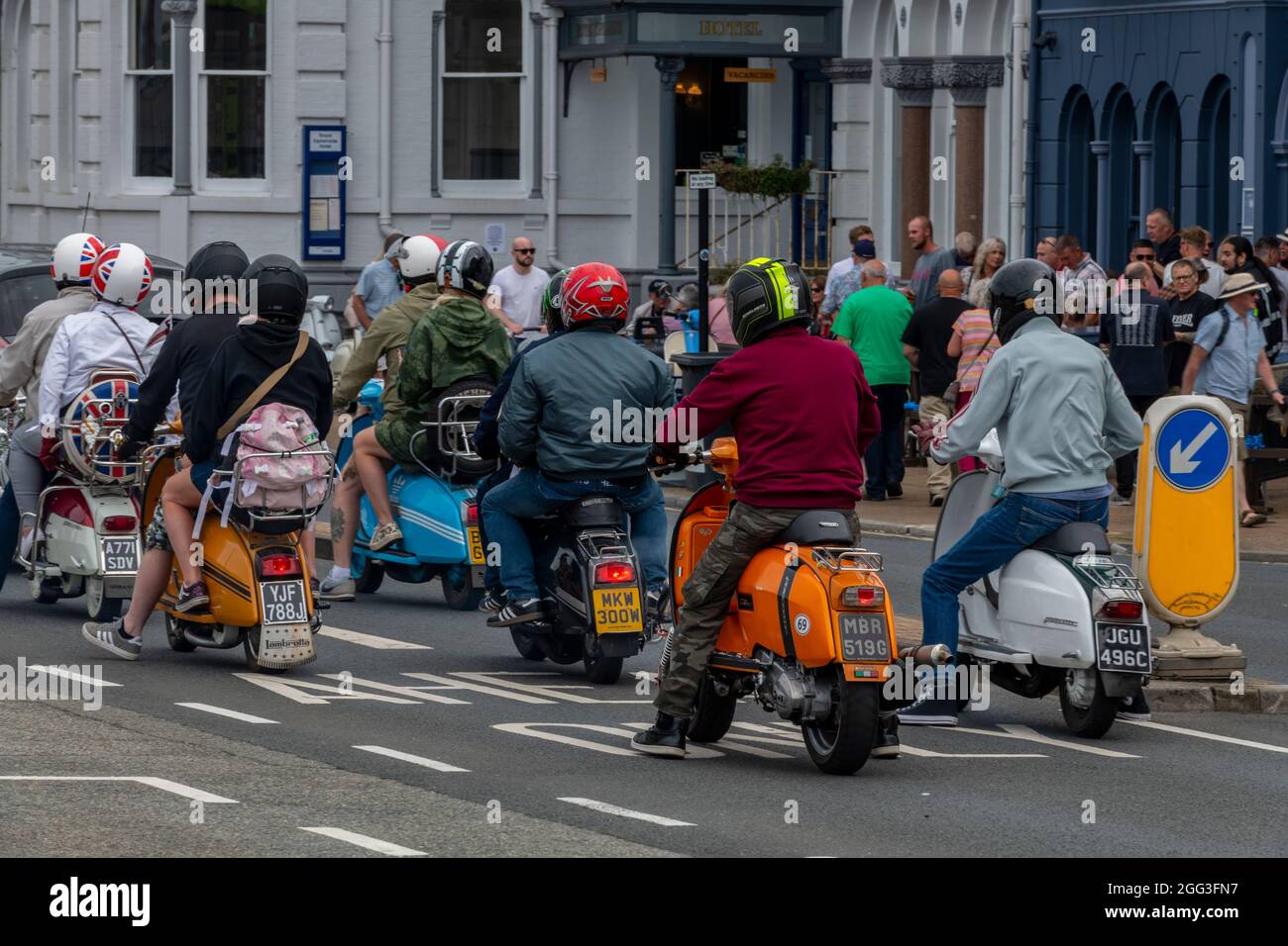 isle of wight scooter rally, ryde isle of wight, lambretta and vespa ...