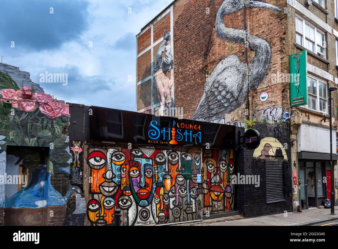LONDON ARTISTIC AND CULTURAL AREA AROUND BRICK LANE WITH CREATIVE ...