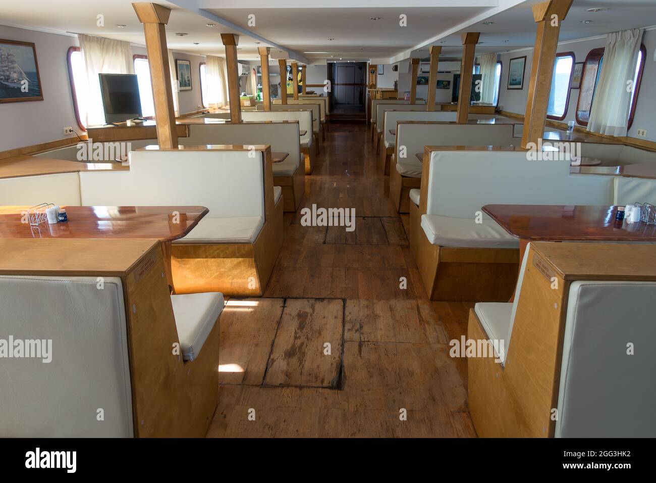 interior and mechanisms of a sea ship Stock Photo - Alamy