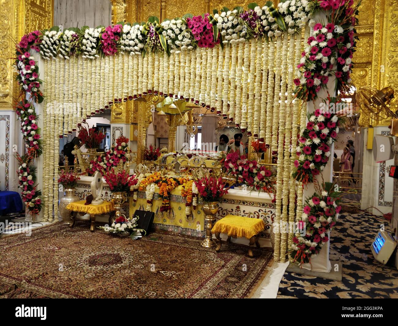 DELHI, INDIA 17.02.2018 - Gurudwara Bangla Sahib, interior Golden ...