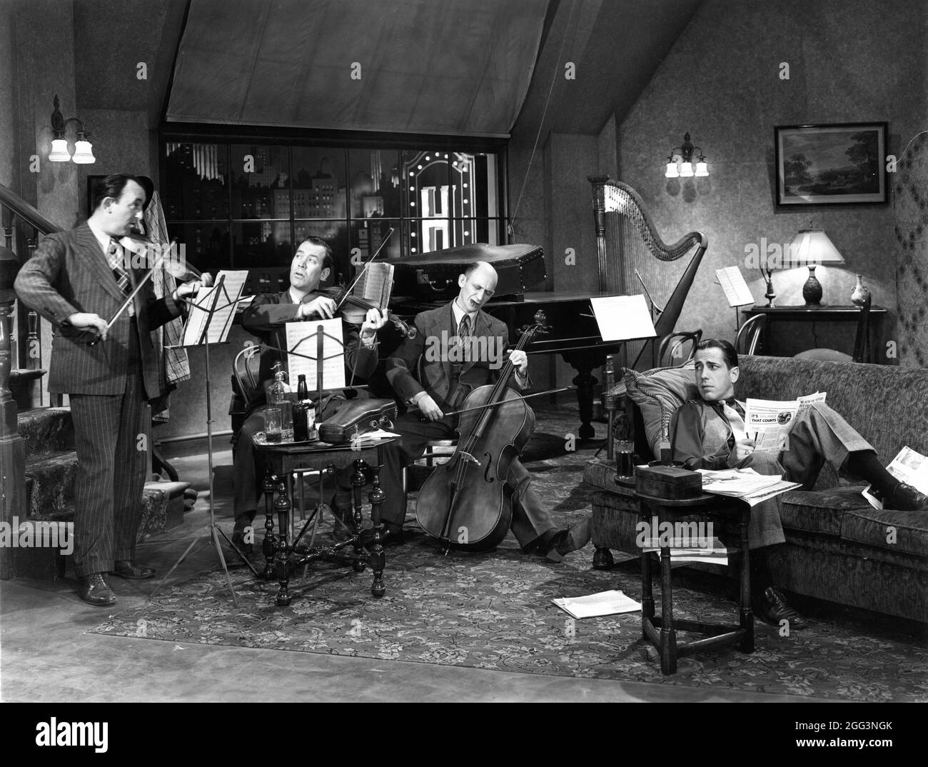 ALLEN JENKINS WARD BOND BERT HANLON and HUMPHREY BOGART in THE AMAZING ...