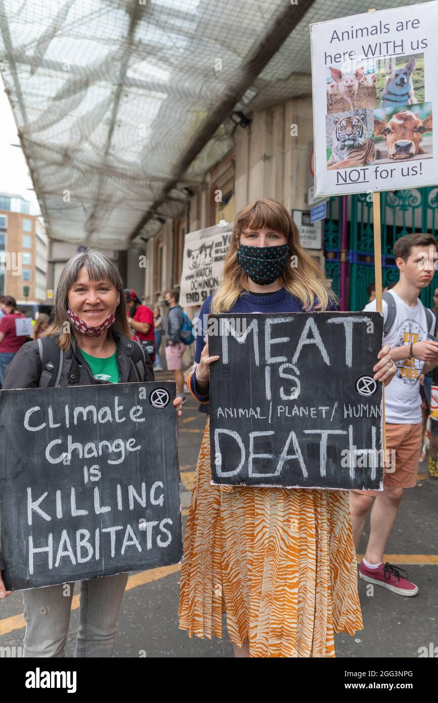 London, UK. 28th Aug, 2021. Animal rights protesters and activists ...