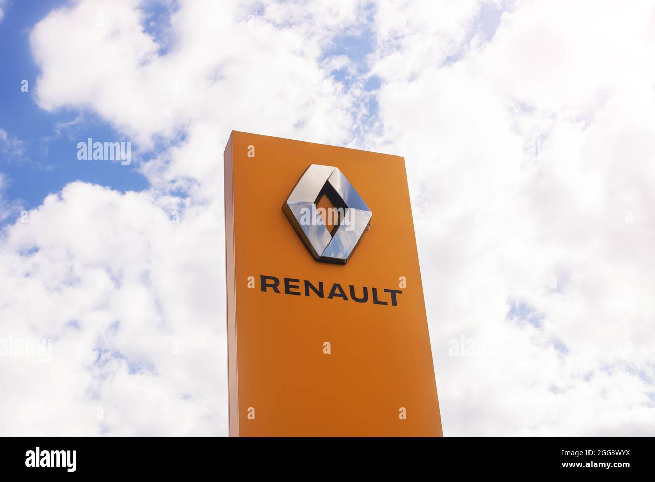 Renault truck logo hi-res stock photography and images - Alamy