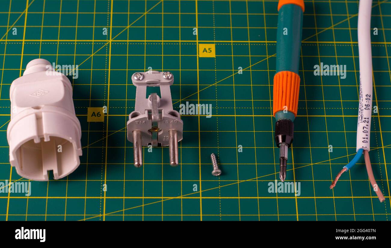 electric plug disassembled Stock Photo - Alamy