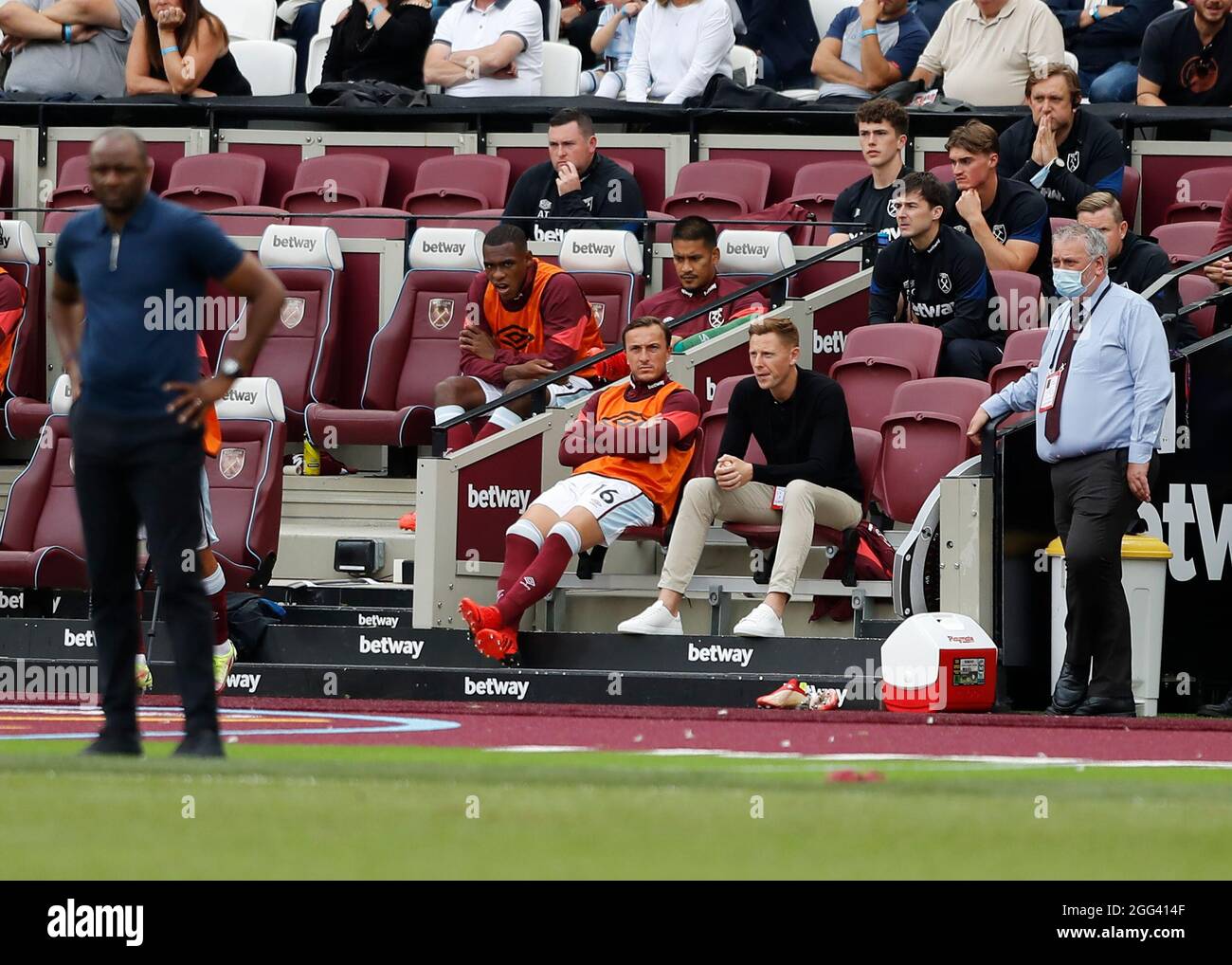 Bench dugout football hi-res stock photography and images - Alamy