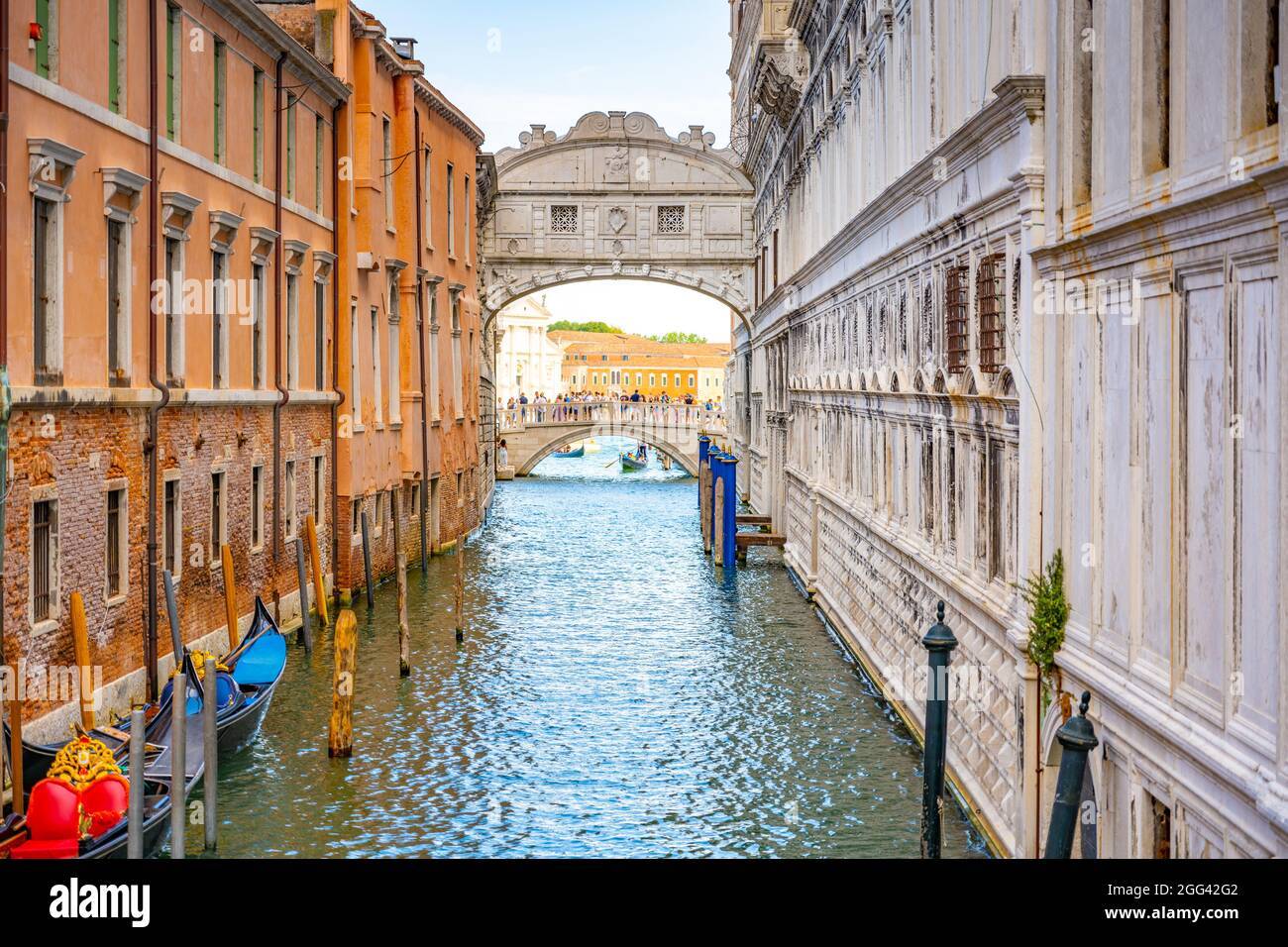 Bridge of Sighs, Italian: Ponte dei Sospiri. Small bridge made of white ...