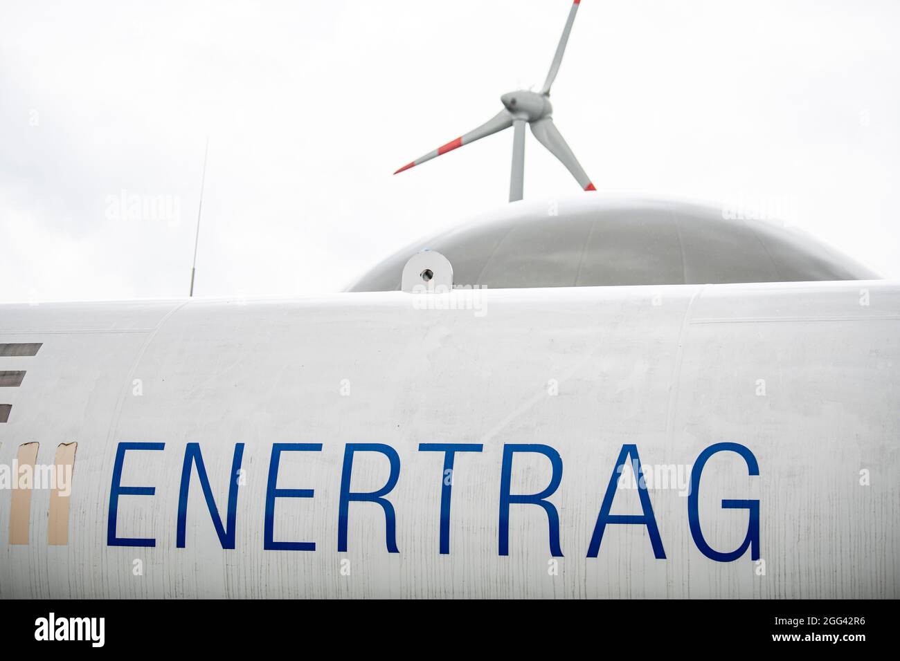 Prenzlau, Germany. 28th Aug, 2021. The Enertrag hybrid power plant in ...