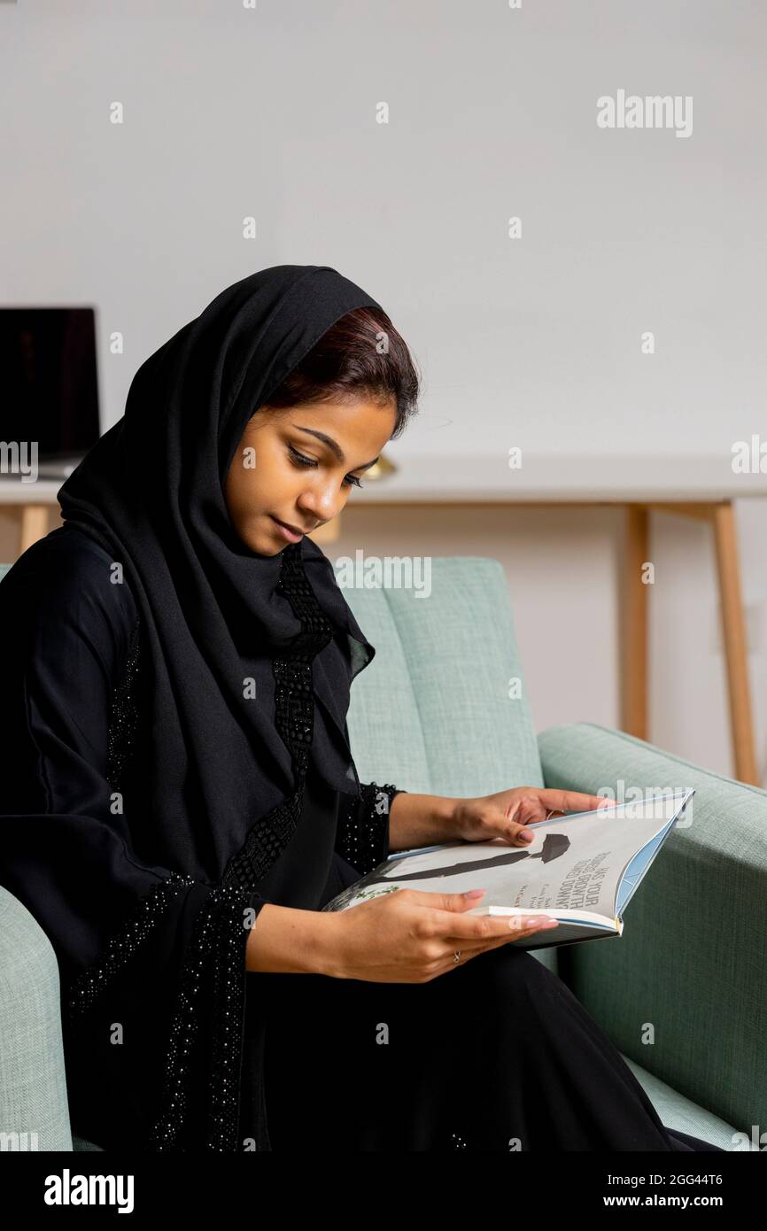 Arab Emirati Young Women Entrepreneur working from home Stock Photo - Alamy