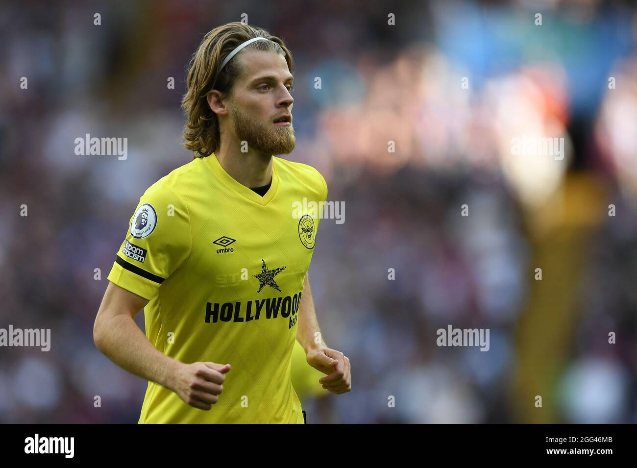 Mathias Jensen #8 of Brentford during the game Stock Photo - Alamy